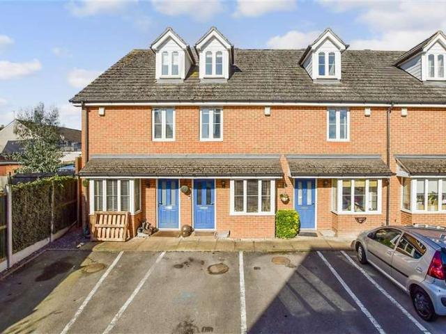4 Bedroom Town House