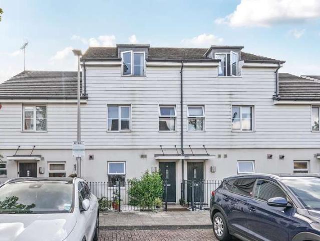4 Bedroom Town House