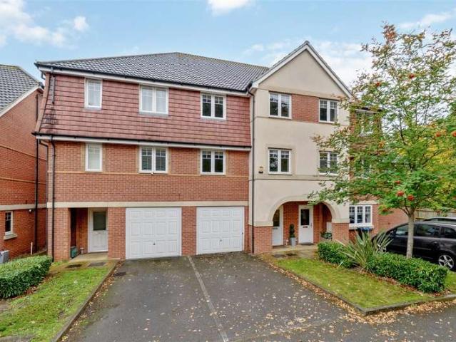 4 Bedroom Town House