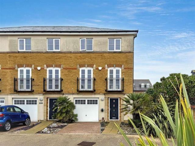 4 Bedroom Town House