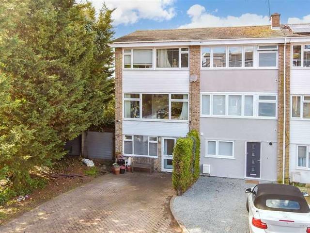 4 Bedroom Town House