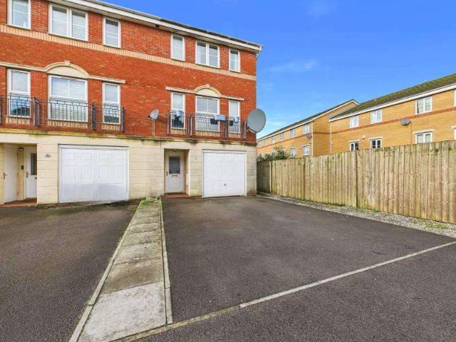 4 Bedroom Town House