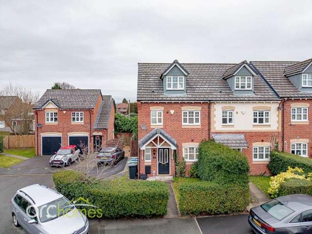4 Bedroom Town House
