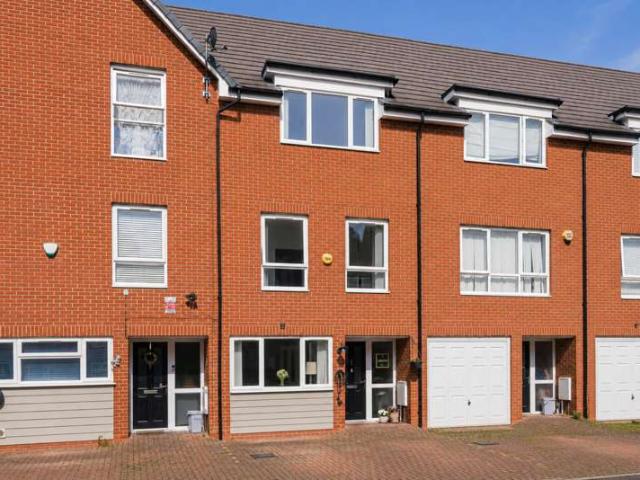 4 Bedroom Town House