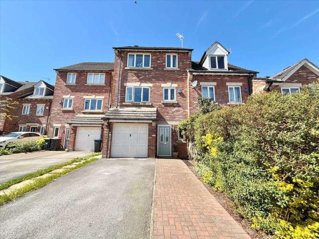4 Bedroom Town House