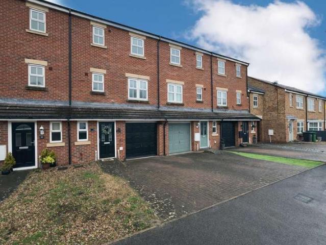 4 Bedroom Town House
