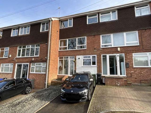 4 Bedroom Town House