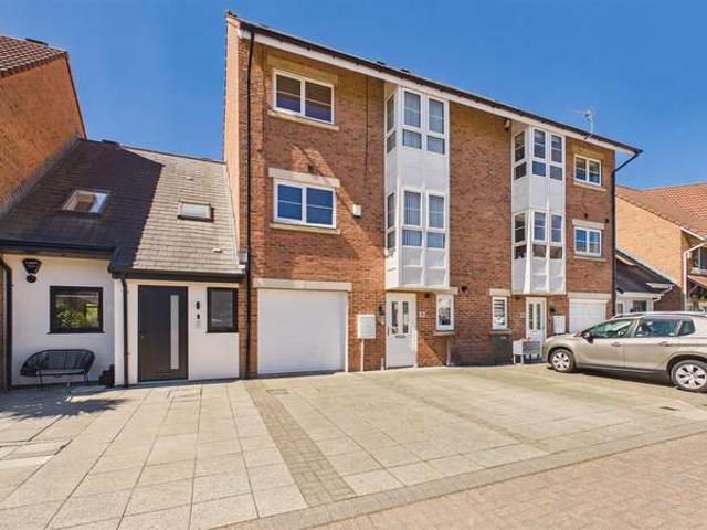 4 Bedroom Town House