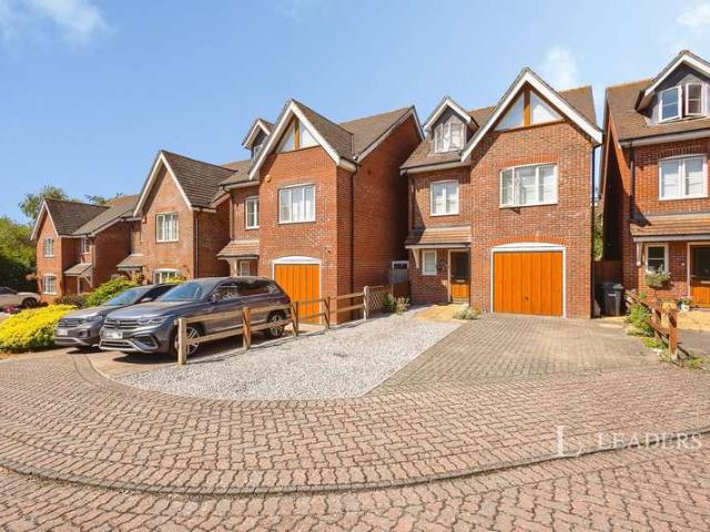 4 Bedroom Town House