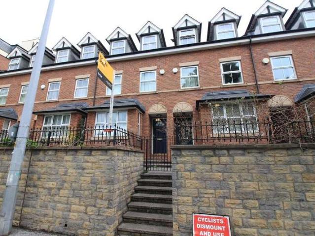4 Bedroom Town House