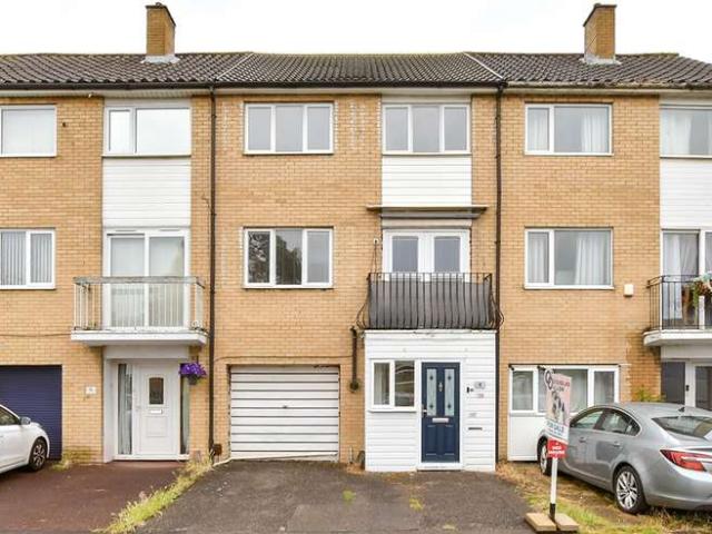 4 Bedroom Town House