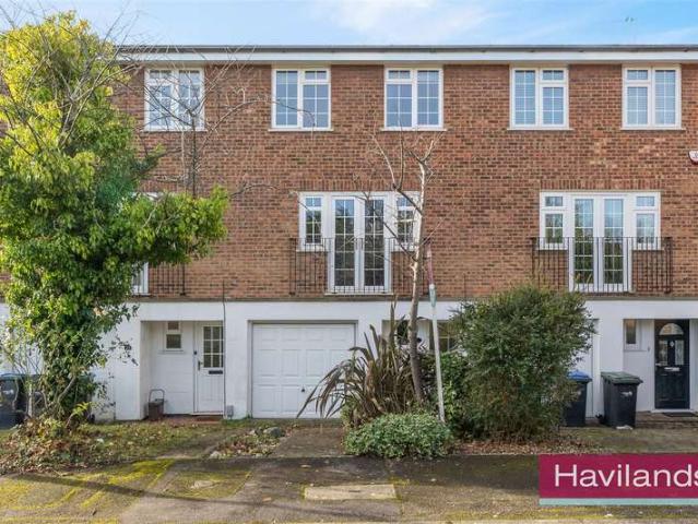 4 Bedroom Town House