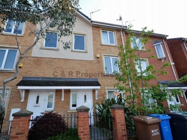 4 Bedroom Town House