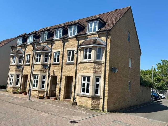4 Bedroom Town House