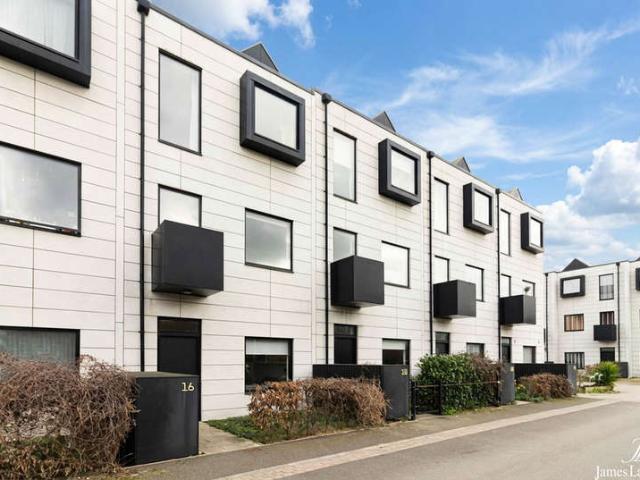 4 Bedroom Town House