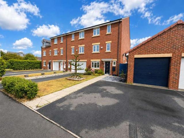 4 Bedroom Town House