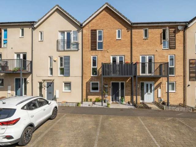 4 Bedroom Town House
