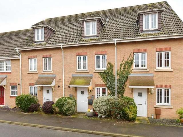4 Bedroom Town House