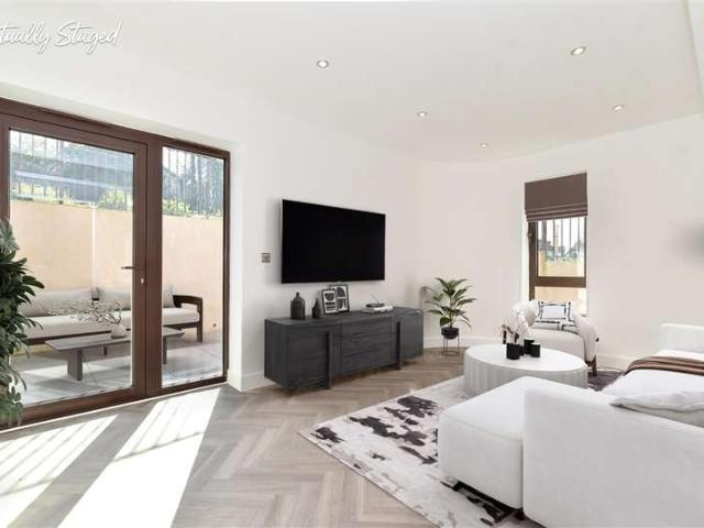 4 Bedroom Town House