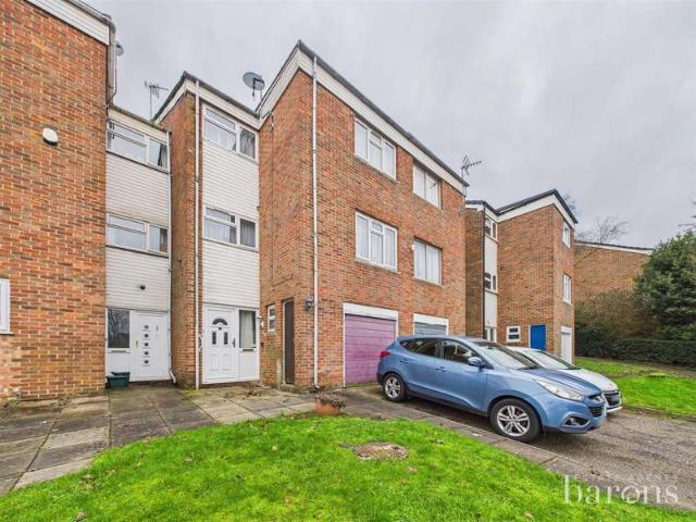 4 Bedroom Town House