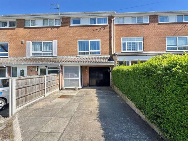 4 Bedroom Town House