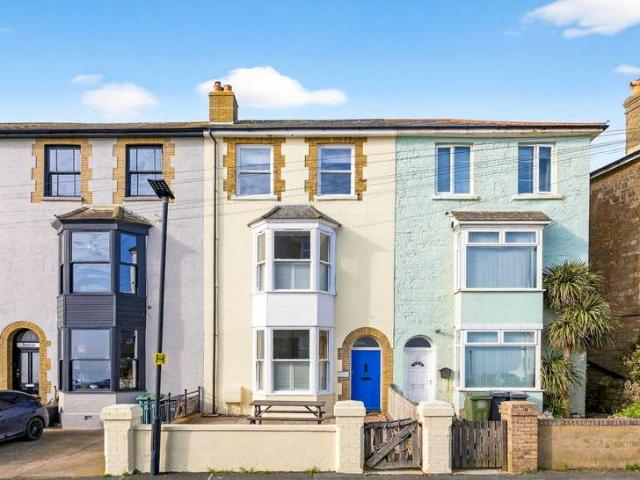 4 Bedroom Town House
