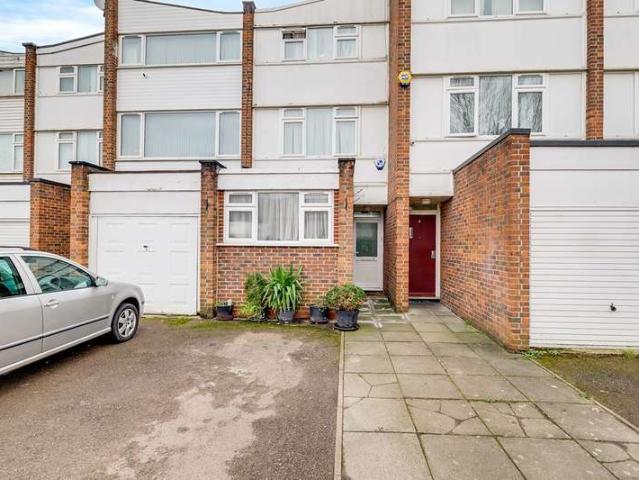 4 Bedroom Town House
