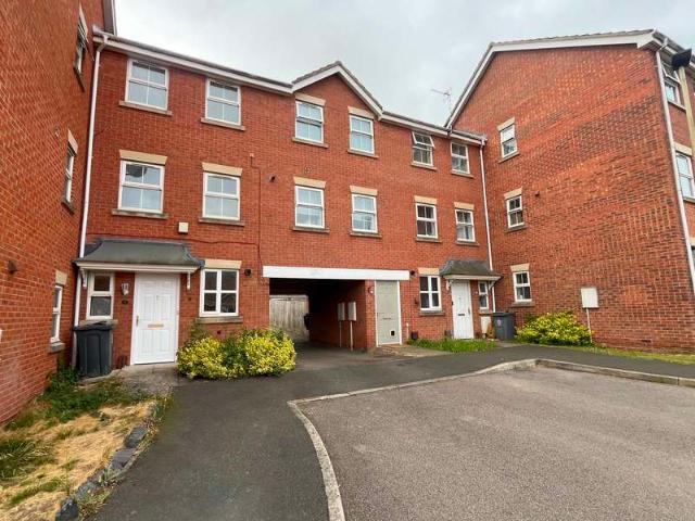 4 Bedroom Town House