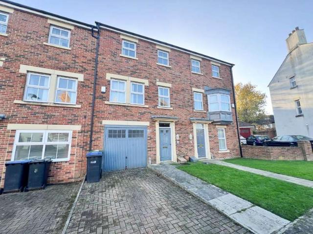 4 Bedroom Town House