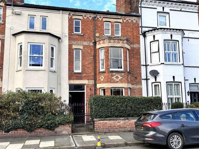 4 Bedroom Town House