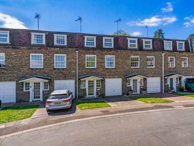 4 Bedroom Town House