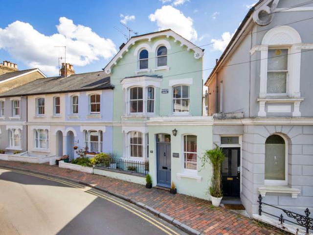 4 Bedroom Town House