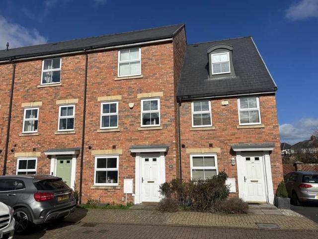 4 Bedroom Town House