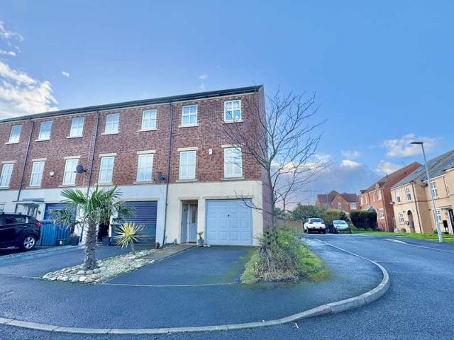 4 Bedroom Town House