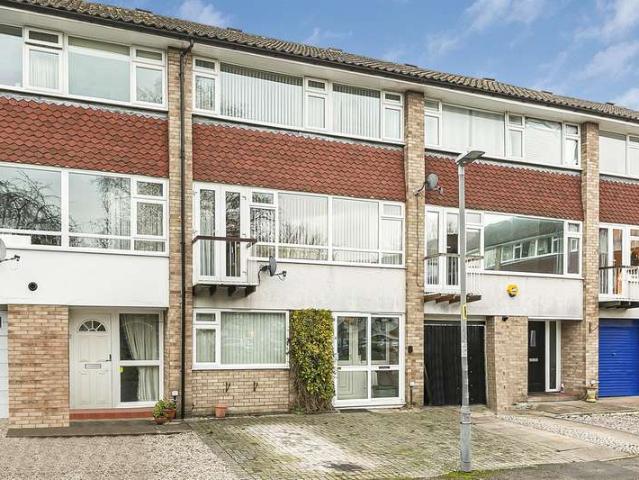 4 Bedroom Town House