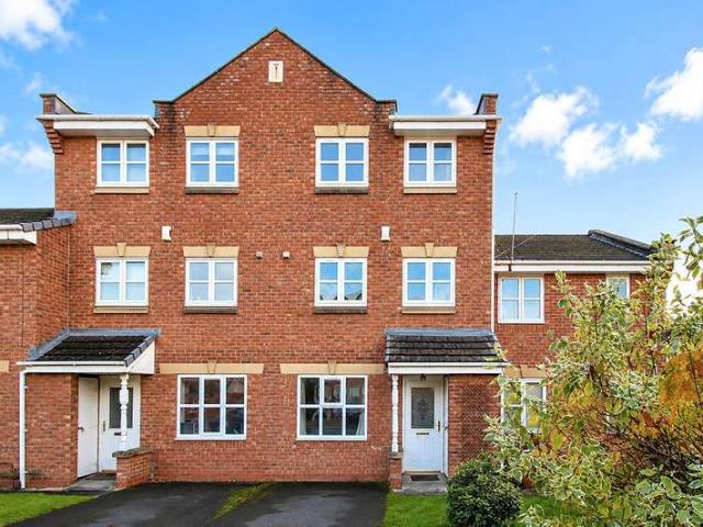 4 Bedroom Town House