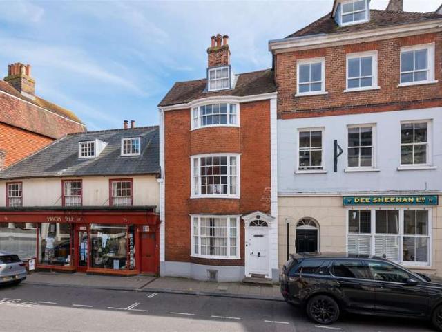 4 Bedroom Town House