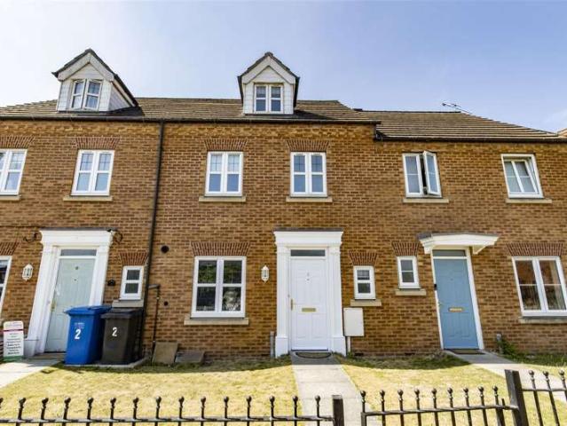 4 Bedroom Town House