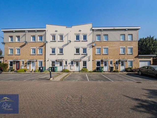 4 Bedroom Town House