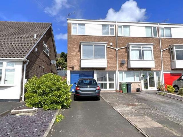 4 Bedroom Town House
