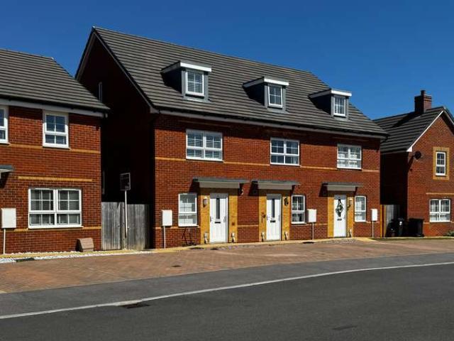 4 Bedroom Town House
