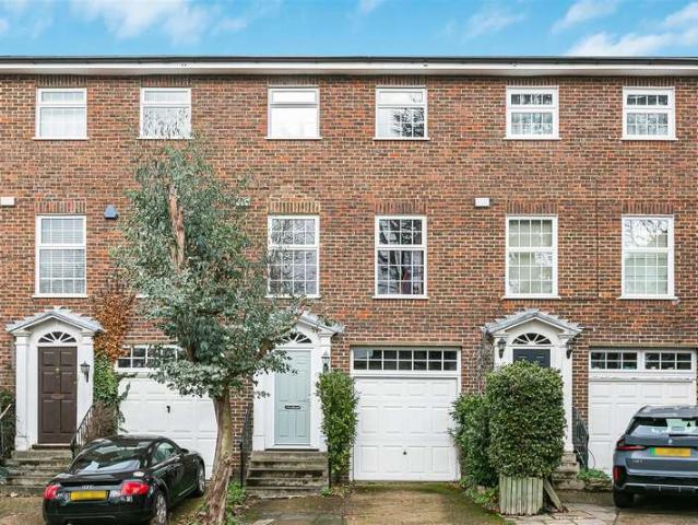 4 Bedroom Town House