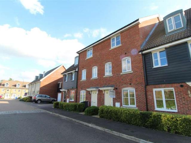 4 Bedroom Town House