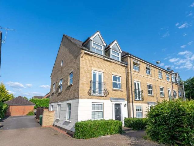 4 Bedroom Town House