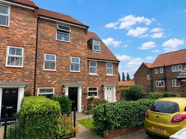 4 Bedroom Town House