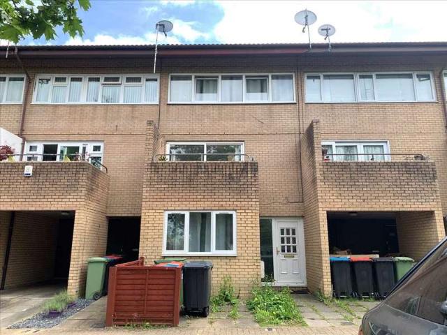 4 Bedroom Town House