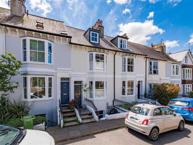 4 Bedroom Town House