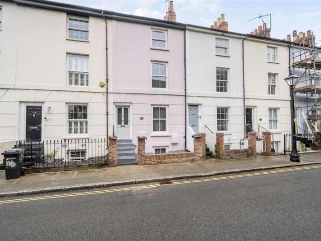 4 Bedroom Town House