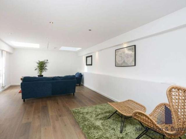 4 Bedroom Town House