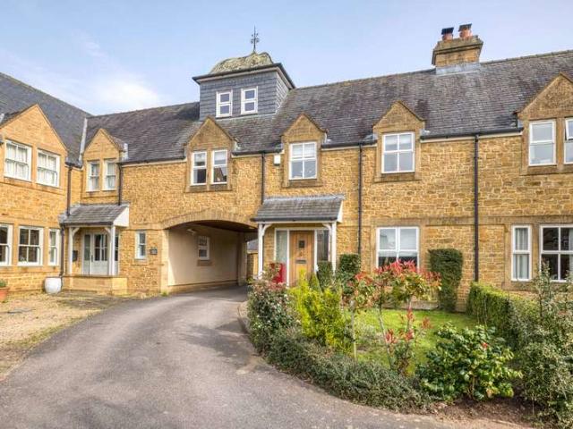 4 Bedroom Town House